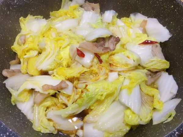 洋白菜炒肉怎么做_洋白菜炒肉热量高吗-第1张图片-山城妙识 洋白菜炒肉怎么做_洋白菜炒肉热量高吗-第1张图片-山城妙识
