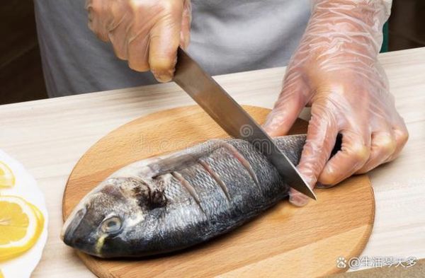 煎鱼怎么不粘锅_煎鱼不掉皮的五个妙招-第2张图片-山城妙识