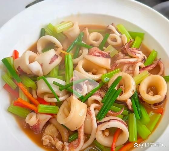 家常鱿鱼怎么做才嫩_家常鱿鱼焯水还是直接炒-第3张图片-山城妙识