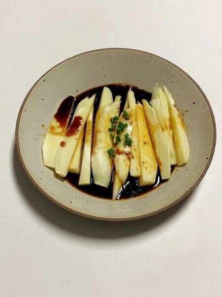 清蒸茭白怎么做_清蒸茭白需要焯水吗-第1张图片-山城妙识