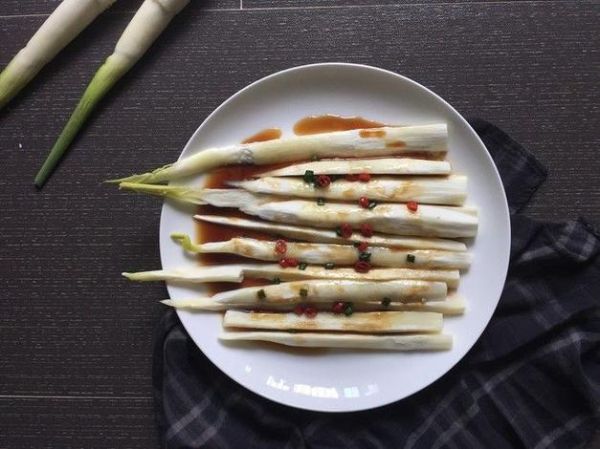 清蒸茭白怎么做_清蒸茭白需要焯水吗-第3张图片-山城妙识