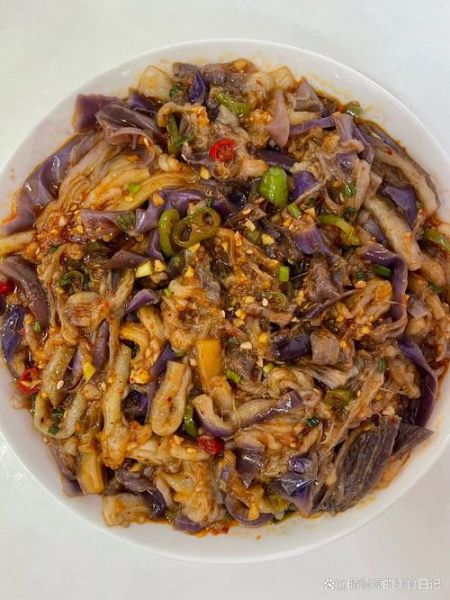 蒜泥拌茄子是哪里的菜_蒜泥拌茄子属于什么菜系-第3张图片-山城妙识