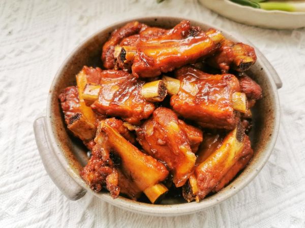 可乐排骨要放盐吗_可乐排骨要不要加盐-第1张图片-山城妙识