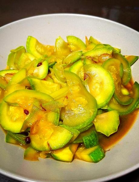 炝炒西葫芦怎么炒才脆_炝炒西葫芦要不要焯水-第1张图片-山城妙识 炝炒西葫芦怎么炒才脆_炝炒西葫芦要不要焯水-第1张图片-山城妙识