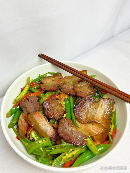 腊肉炒什么菜最好吃_腊肉最佳搭配推荐-第2张图片-山城妙识 腊肉炒什么菜最好吃_腊肉最佳搭配推荐-第2张图片-山城妙识