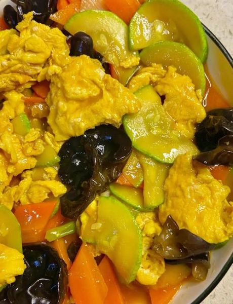 西葫芦炒鸡蛋木耳怎么做_西葫芦炒鸡蛋木耳热量高吗-第1张图片-山城妙识 西葫芦炒鸡蛋木耳怎么做_西葫芦炒鸡蛋木耳热量高吗-第1张图片-山城妙识