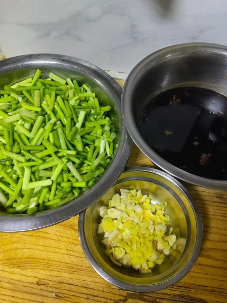 蒜苔怎么腌制_腌制蒜苔的正确方法-第2张图片-山城妙识