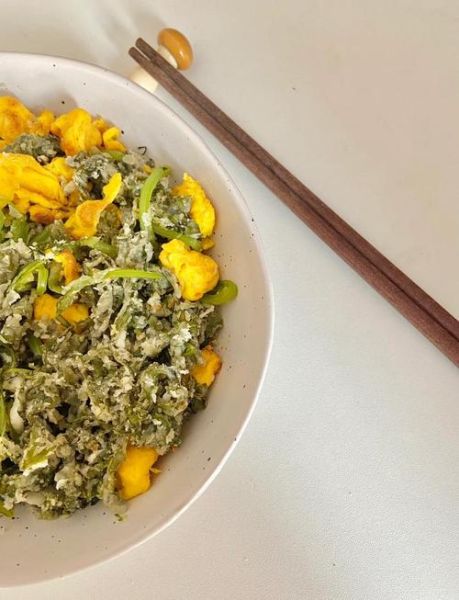 茼蒿和鸡蛋能一起吃吗_孕妇能吃吗-第1张图片-山城妙识 茼蒿和鸡蛋能一起吃吗_孕妇能吃吗-第1张图片-山城妙识