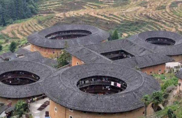 客家土楼有哪些建筑特色_福建土楼为什么能防震-第2张图片-山城妙识
