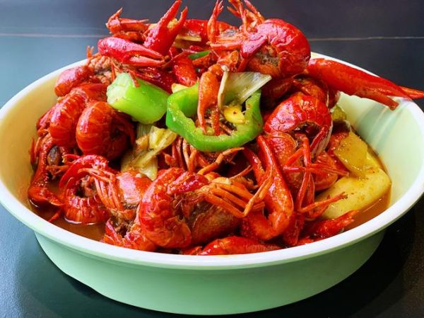 小龙虾吃什么_小龙虾吃什么食物最好-第1张图片-山城妙识 小龙虾吃什么_小龙虾吃什么食物最好-第1张图片-山城妙识