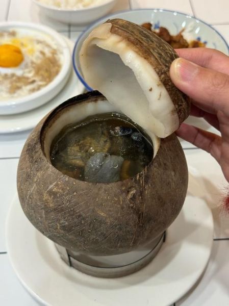 椰子煲鸡汤孕妇能喝吗_孕妇喝椰子鸡汤注意事项-第3张图片-山城妙识