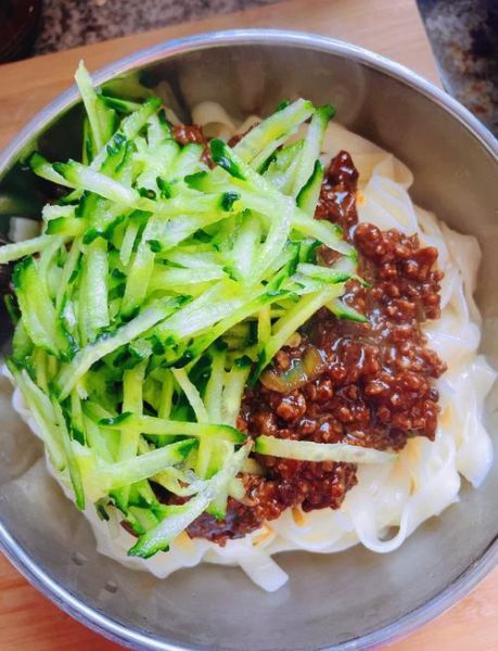 老北京炸酱面起源是什么_正宗做法有哪些-第2张图片-山城妙识 老北京炸酱面起源是什么_正宗做法有哪些-第2张图片-山城妙识