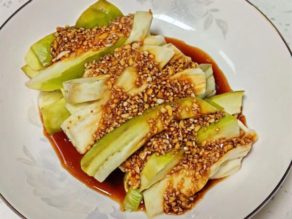 蒜泥茄子茄子怎么切_蒜泥茄子切条还是切块-第2张图片-山城妙识