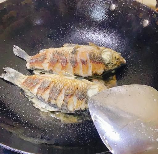 孕妇鲫鱼汤怎么做_孕妇鲫鱼汤的做法步骤-第2张图片-山城妙识 孕妇鲫鱼汤怎么做_孕妇鲫鱼汤的做法步骤-第2张图片-山城妙识