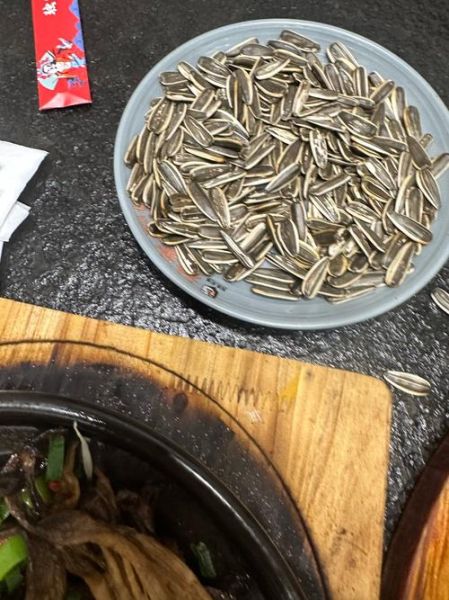 香菇鸡肉煲仔饭怎么做_香菇鸡肉煲仔饭用干香菇还是鲜香菇-第1张图片-山城妙识 香菇鸡肉煲仔饭怎么做_香菇鸡肉煲仔饭用干香菇还是鲜香菇-第1张图片-山城妙识