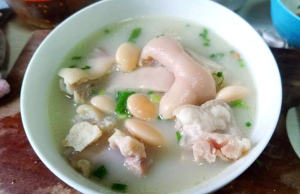 猪蹄汤怎样做_猪蹄汤怎么炖才白-第1张图片-山城妙识 猪蹄汤怎样做_猪蹄汤怎么炖才白-第1张图片-山城妙识