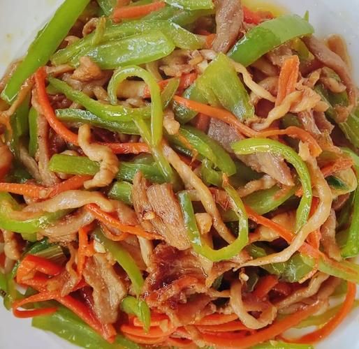 胡萝卜炒青椒有毒吗_胡萝卜和青椒一起炒会中毒吗-第1张图片-山城妙识 胡萝卜炒青椒有毒吗_胡萝卜和青椒一起炒会中毒吗-第1张图片-山城妙识