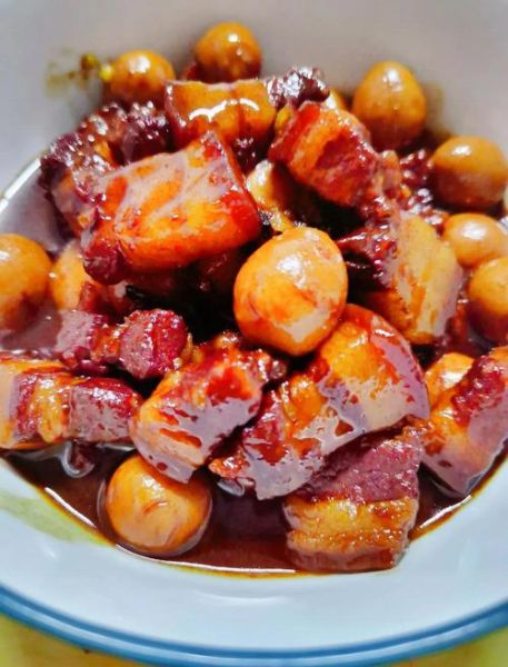 五花肉怎样炖又烂又香_五花肉炖多久才软烂-第1张图片-山城妙识