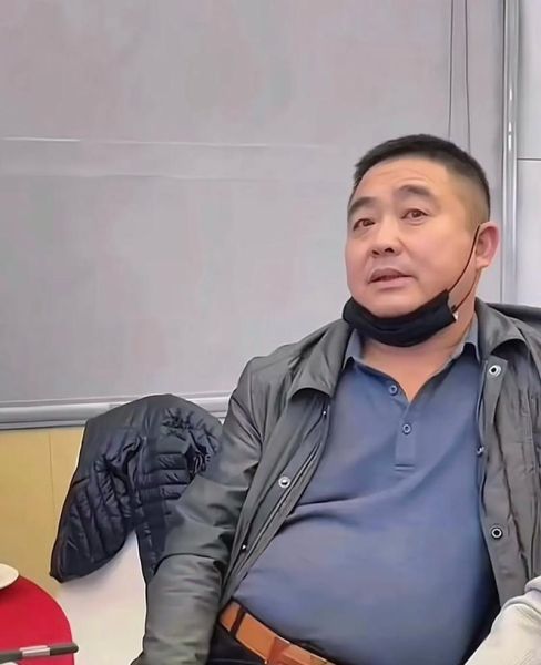 菜鸡大叔是谁_菜鸡大叔真实身份揭秘-第3张图片-山城妙识 菜鸡大叔是谁_菜鸡大叔真实身份揭秘-第3张图片-山城妙识