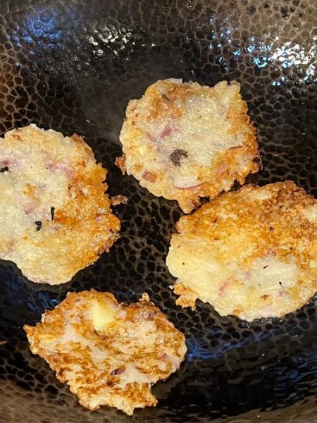 炸土豆饼最简单的做法_为什么炸土豆饼会散开-第3张图片-山城妙识 炸土豆饼最简单的做法_为什么炸土豆饼会散开-第3张图片-山城妙识