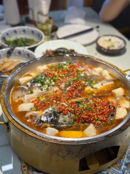 清蒸鱼头怎么做_清蒸鱼头蒸几分钟才熟-第1张图片-山城妙识 清蒸鱼头怎么做_清蒸鱼头蒸几分钟才熟-第1张图片-山城妙识