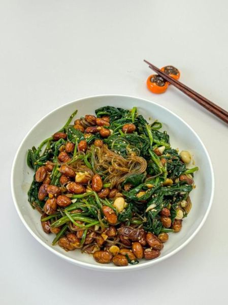 菠菜拌粉丝怎么做_菠菜拌粉丝需要焯水吗-第2张图片-山城妙识 菠菜拌粉丝怎么做_菠菜拌粉丝需要焯水吗-第2张图片-山城妙识