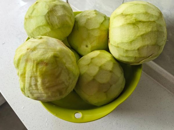 茄子饺子馅怎么调好吃_茄子饺子馅做法窍门-第1张图片-山城妙识 茄子饺子馅怎么调好吃_茄子饺子馅做法窍门-第1张图片-山城妙识