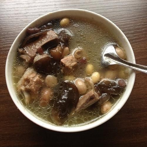 黄豆鸡脚汤的做法_黄豆鸡脚汤的功效-第2张图片-山城妙识