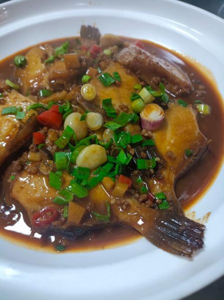 红烧剥皮鱼怎么做_红烧剥皮鱼用什么鱼最好-第3张图片-山城妙识 红烧剥皮鱼怎么做_红烧剥皮鱼用什么鱼最好-第3张图片-山城妙识