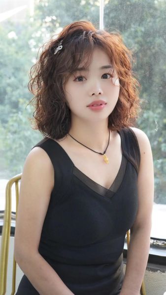 粟米烫发型适合什么脸型_粟米烫怎么打理-第2张图片-山城妙识 粟米烫发型适合什么脸型_粟米烫怎么打理-第2张图片-山城妙识