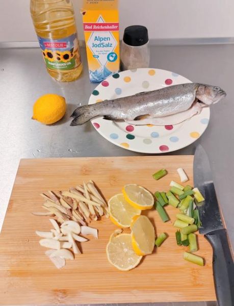 水煮虹鳟鱼怎么做_虹鳟鱼焯水还是不焯水-第3张图片-山城妙识 水煮虹鳟鱼怎么做_虹鳟鱼焯水还是不焯水-第3张图片-山城妙识