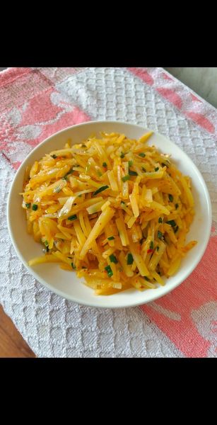 土豆丝怎么炒才脆_炒土豆丝要不要焯水-第3张图片-山城妙识 土豆丝怎么炒才脆_炒土豆丝要不要焯水-第3张图片-山城妙识