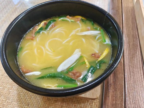 云南过桥米线的由来_为什么叫过桥-第2张图片-山城妙识 云南过桥米线的由来_为什么叫过桥-第2张图片-山城妙识