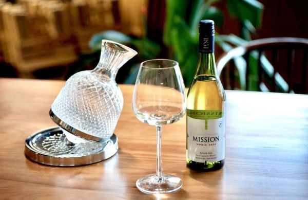 白葡萄酒的功效与作用_白葡萄酒的禁忌有哪些-第2张图片-山城妙识 白葡萄酒的功效与作用_白葡萄酒的禁忌有哪些-第2张图片-山城妙识