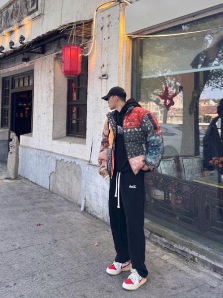 腰果花外套怎么搭配_腰果花外套适合什么场合-第1张图片-山城妙识 腰果花外套怎么搭配_腰果花外套适合什么场合-第1张图片-山城妙识