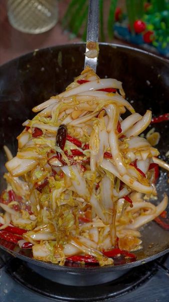 炒大白菜怎么做_大白菜怎么炒才脆嫩-第3张图片-山城妙识 炒大白菜怎么做_大白菜怎么炒才脆嫩-第3张图片-山城妙识