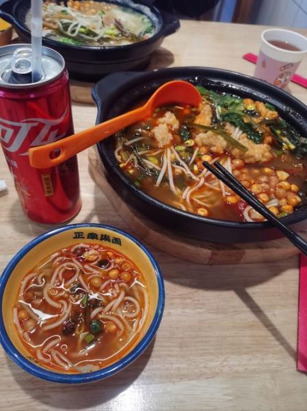 重庆米线加盟哪家好_重庆米线加盟费用多少钱-第2张图片-山城妙识