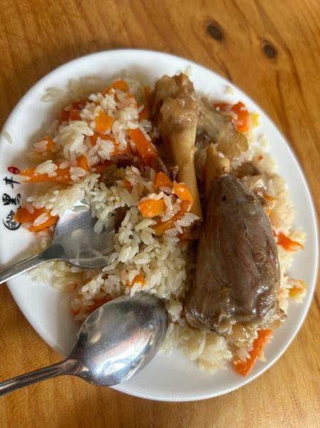 手抓饭是哪个民族的风俗_新疆手抓饭起源-第1张图片-山城妙识