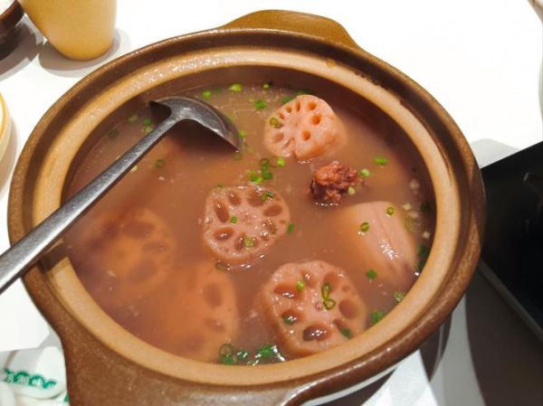 莲藕不放肉怎么炖汤好喝_莲藕素汤做法-第2张图片-山城妙识 莲藕不放肉怎么炖汤好喝_莲藕素汤做法-第2张图片-山城妙识