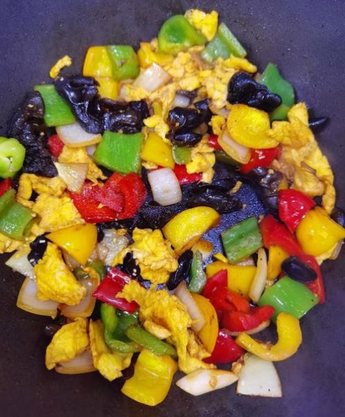 洋葱炒鸡蛋木耳怎么做_木耳炒鸡蛋要不要焯水-第2张图片-山城妙识 洋葱炒鸡蛋木耳怎么做_木耳炒鸡蛋要不要焯水-第2张图片-山城妙识