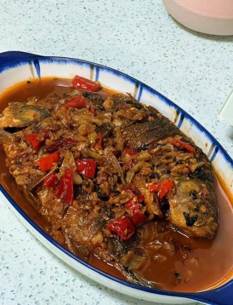 干烧鲫鱼怎么做_川味干烧鲫鱼正宗做法-第1张图片-山城妙识