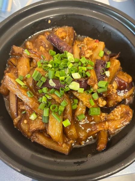 茄子煲怎样做_茄子煲怎么做好吃-第2张图片-山城妙识