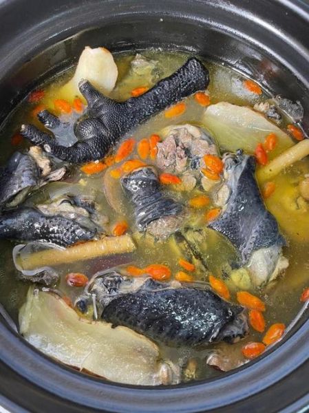 乌鸡炖什么滋阴降火_乌鸡搭配哪些食材不上火-第1张图片-山城妙识 乌鸡炖什么滋阴降火_乌鸡搭配哪些食材不上火-第1张图片-山城妙识