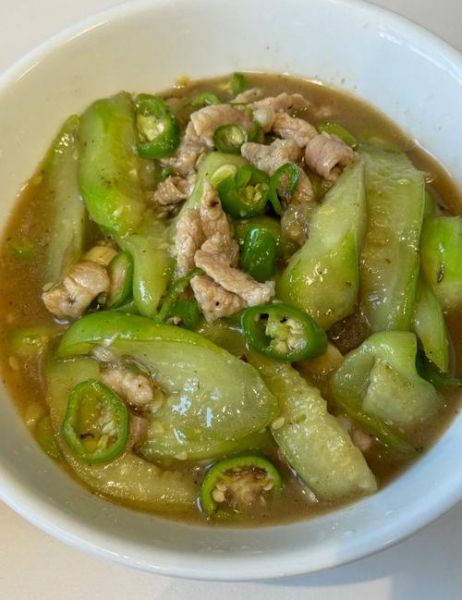 丝瓜炒肉怎么炒才嫩_第一名厨丝瓜炒肉做法-第1张图片-山城妙识 丝瓜炒肉怎么炒才嫩_第一名厨丝瓜炒肉做法-第1张图片-山城妙识