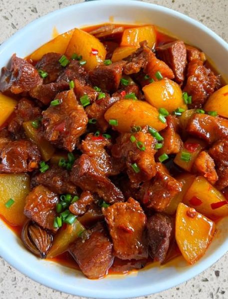 家常土豆炖牛肉怎么做_炖多久才软烂-第2张图片-山城妙识 家常土豆炖牛肉怎么做_炖多久才软烂-第2张图片-山城妙识