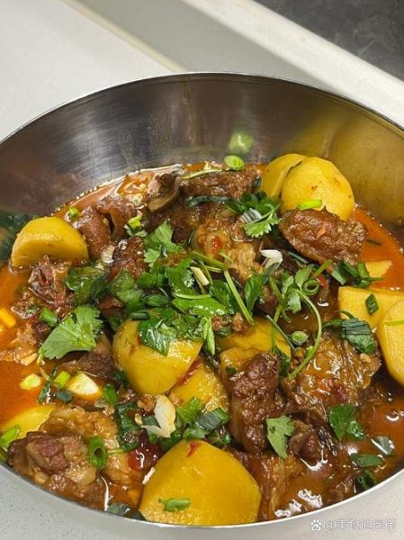 家常土豆炖牛肉怎么做_炖多久才软烂-第3张图片-山城妙识 家常土豆炖牛肉怎么做_炖多久才软烂-第3张图片-山城妙识