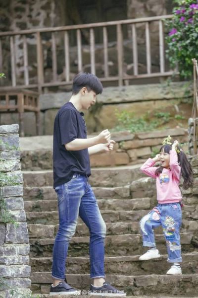 小山竹是谁的孩子_小山竹父母是谁-第1张图片-山城妙识 小山竹是谁的孩子_小山竹父母是谁-第1张图片-山城妙识