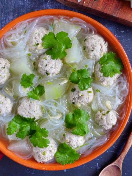 羊肉丸子汤怎么做好吃_羊肉丸子汤不腥的秘诀-第1张图片-山城妙识 羊肉丸子汤怎么做好吃_羊肉丸子汤不腥的秘诀-第1张图片-山城妙识