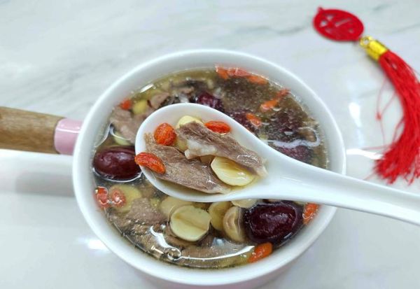 炖什么汤安神助眠_晚上喝什么汤好睡-第2张图片-山城妙识