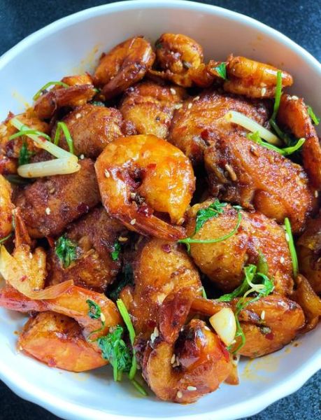 鸡翅虾干锅怎么做_家常干锅鸡翅虾做法-第1张图片-山城妙识